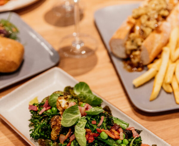 Eat & Drink at Koala Tavern | Family-Friendly Bistro in Capalaba